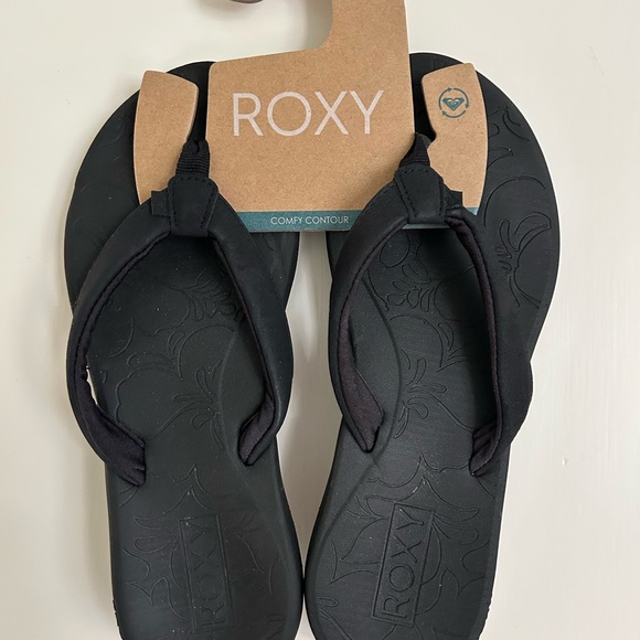 Roxy | Shoes | Roxy Black Flip Flops | Poshmark
